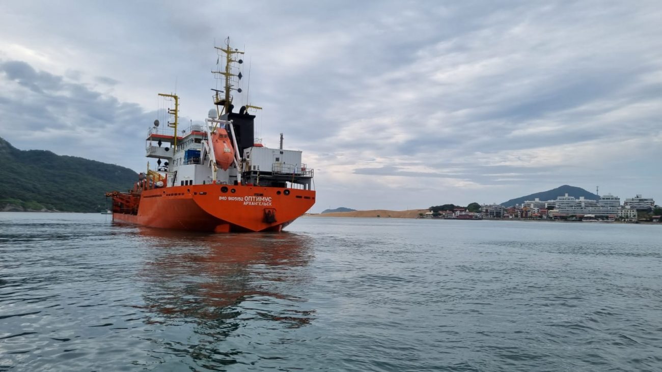 Veja fotos da draga russa usada no alargamento da faixa de areia em ...
