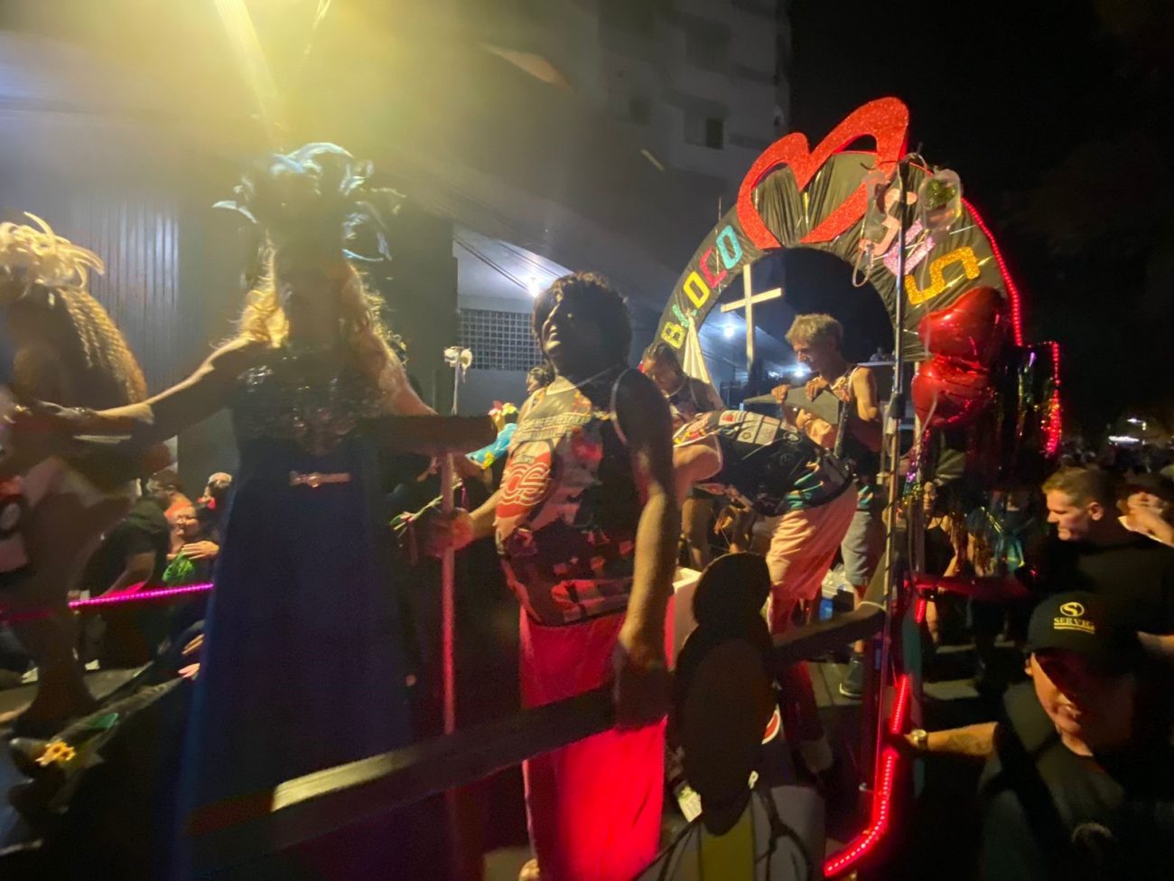 FOTOS: Após 2 anos sem festa, bloco de rua Enterro da Tristeza abre o ...