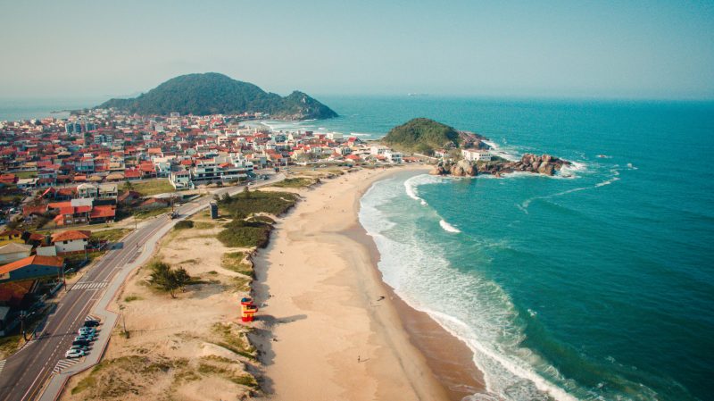 Praias em SC: 4 cidades para você curtir o litoral no Norte catarinense