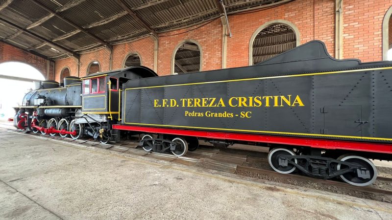 Movimento de 130 toneladas para colocar cidade do Sul de SC nos trilhos ...