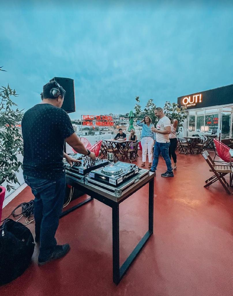 Rooftop: 4 espaços gastronômicos com vista panorâmica para você curtir ...