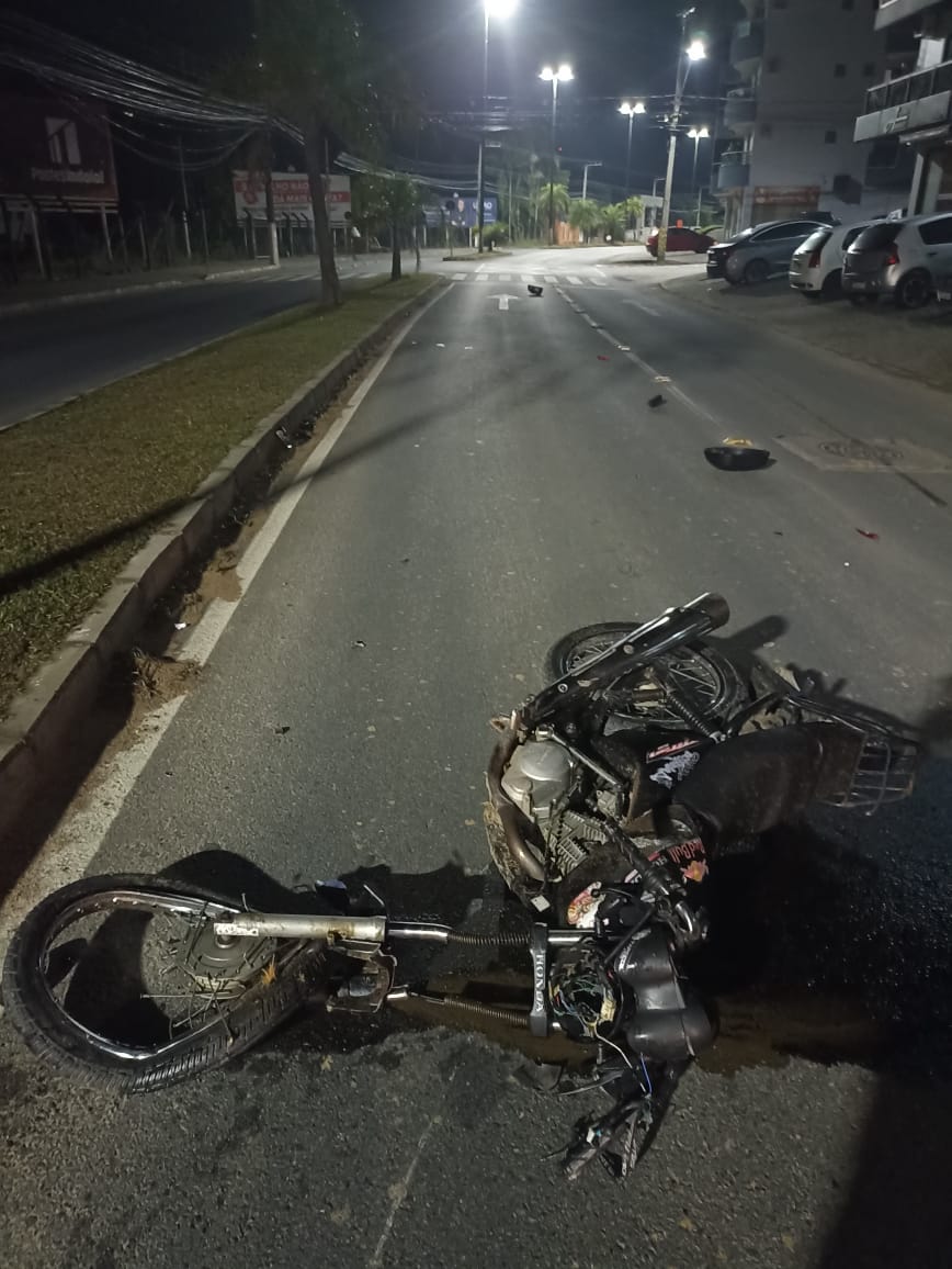 Motociclista que morreu após bater moto contra árvore em Indaial é identificado