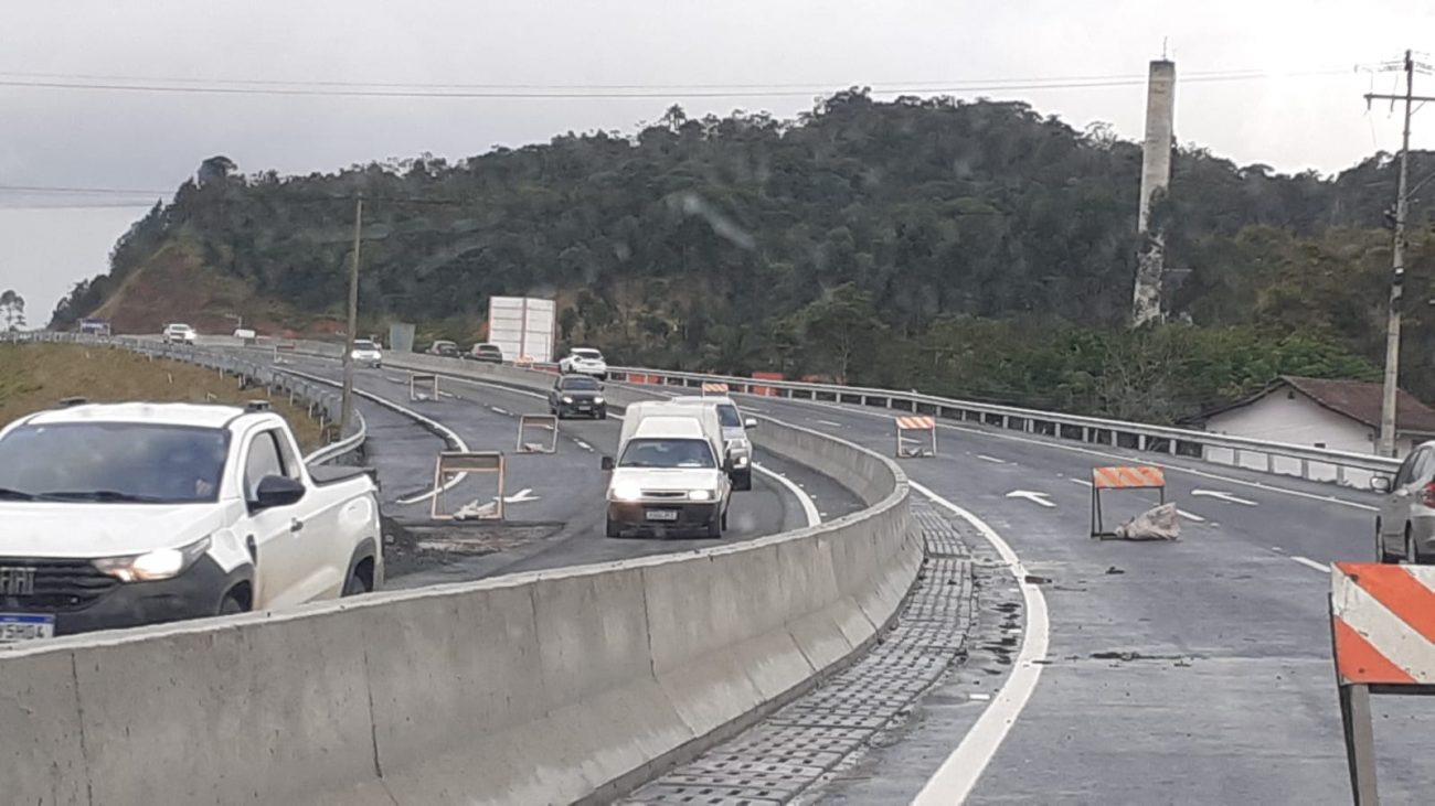 FOTOS: Mais um viaduto é liberado na BR-470 em SC; saiba onde