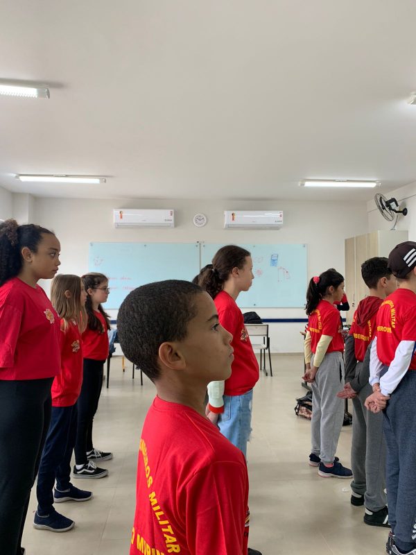 Estudantes aprendem sobre prevenção em casos de incêndio e desastres ...