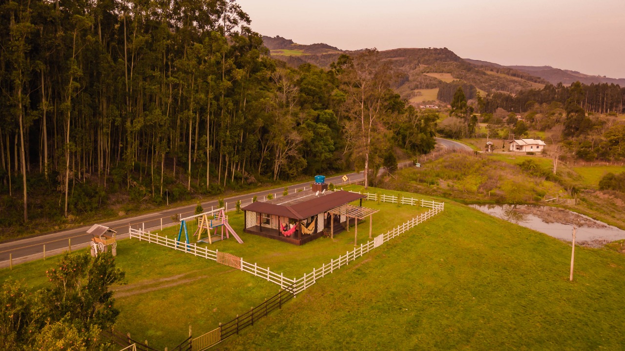 Curte hospedagem ecológica? Conheça 4 feitas de container em SC