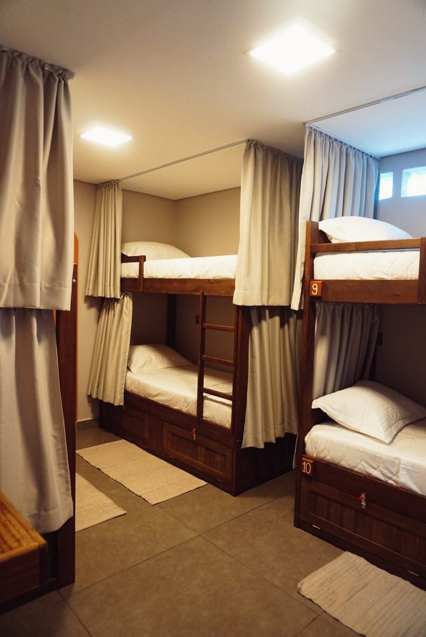 Bom para o bolso: hostel para se hospedar e curtir o melhor da Ilha da ...