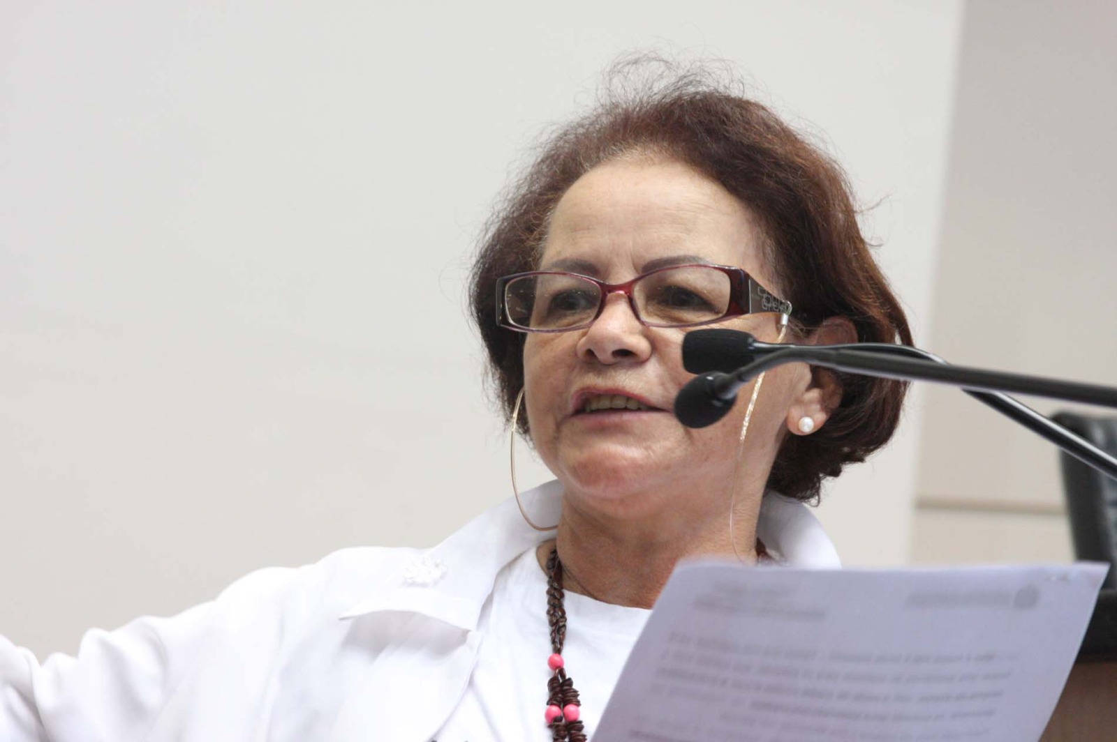 Morre Helena Edília Pires, liderança na luta contra Aids, aos 83 anos ...