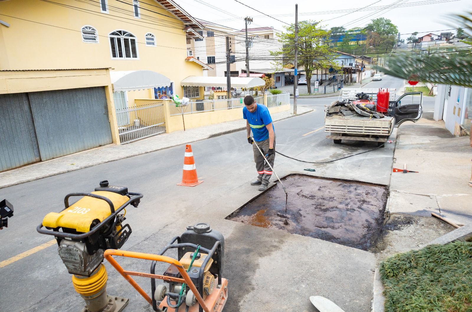 Novo sistema de pavimentação é utilizado em ruas movimentadas de Joinville