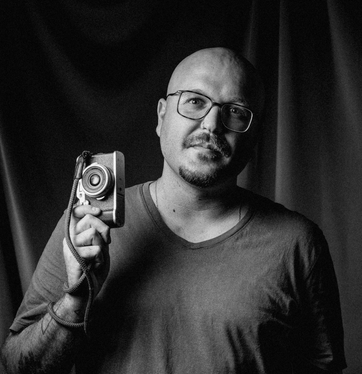 "Lembranças Vazias": a exposição de Diorgenes Pandini