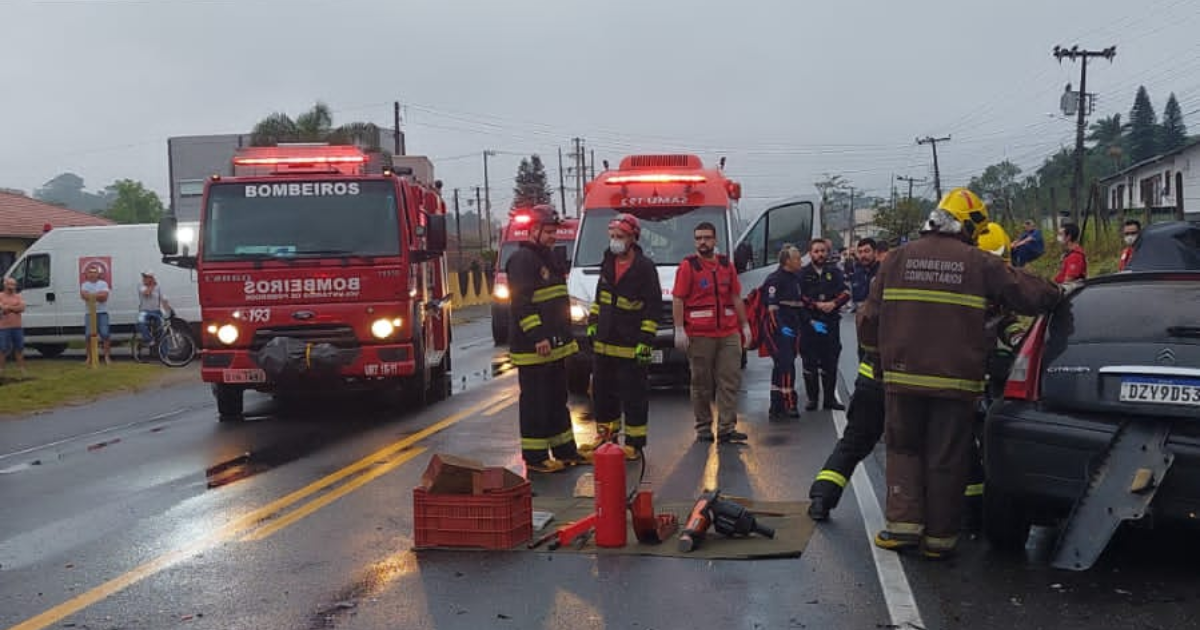 FOTOS: Grave acidente na SC-421 mata jovem de 24 anos e deixa quatro ...
