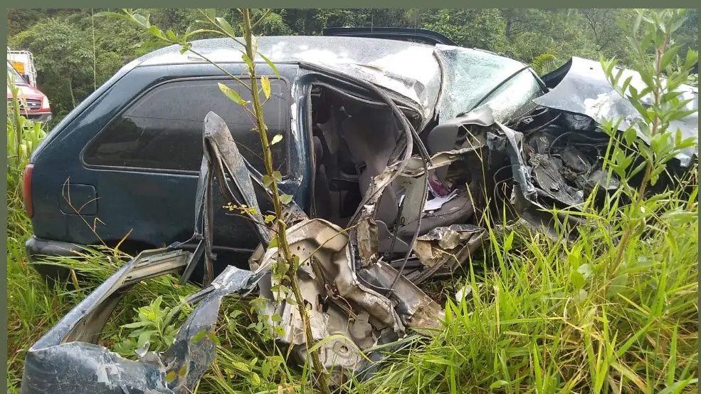 Acidente entre carro e caminhão deixa uma pessoa ferida na BR-470 em Ibirama