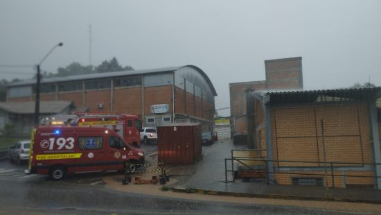 Colisão entre carros na BR-116 deixa dois mortos e seis feridos, na Serra de SC