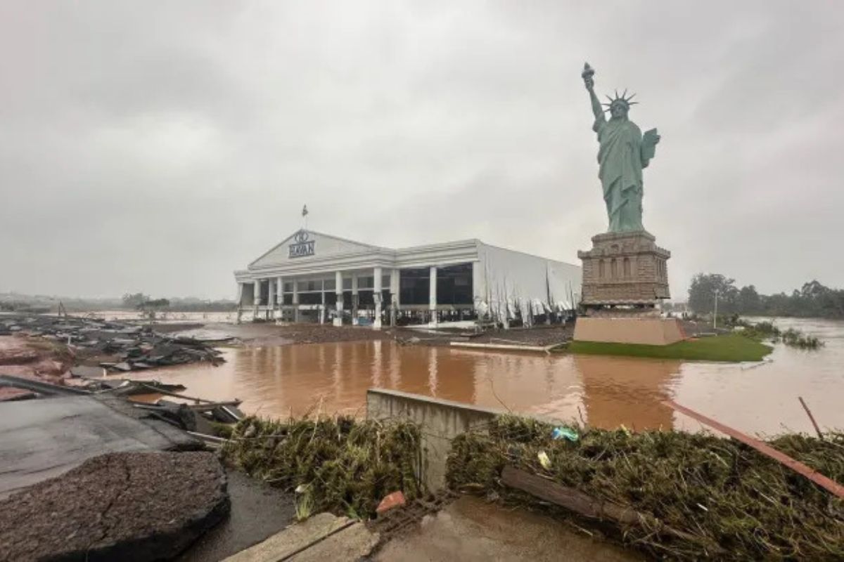 Vídeo mostra como ficou loja da Havan após enchente no RS
