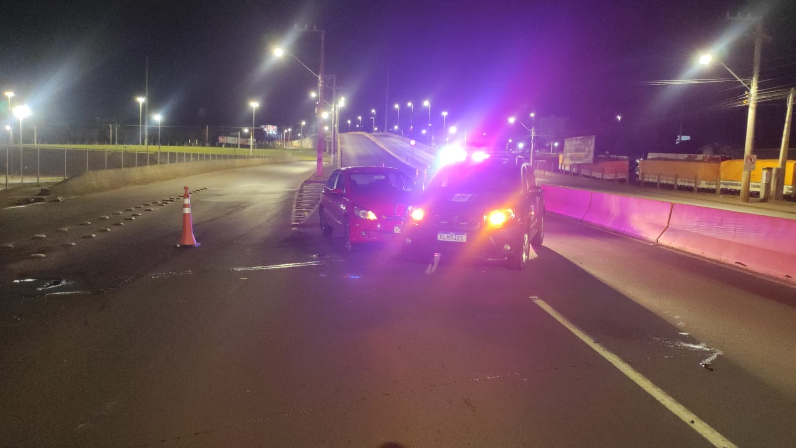 Motorista embriagado bate em viatura da Guarda Municipal durante ...