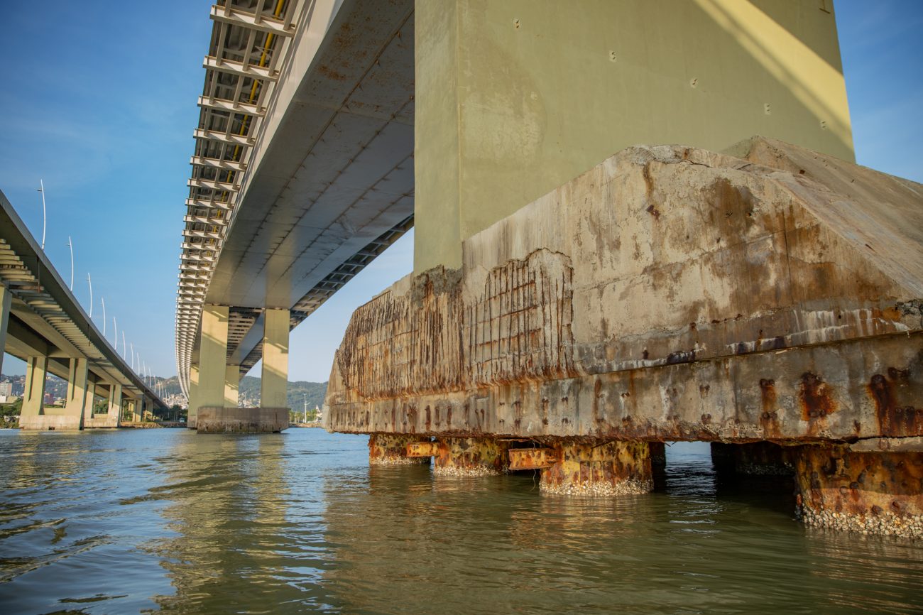 As fotos que escancaram o desgaste das pontes Pedro Ivo Campos e ...