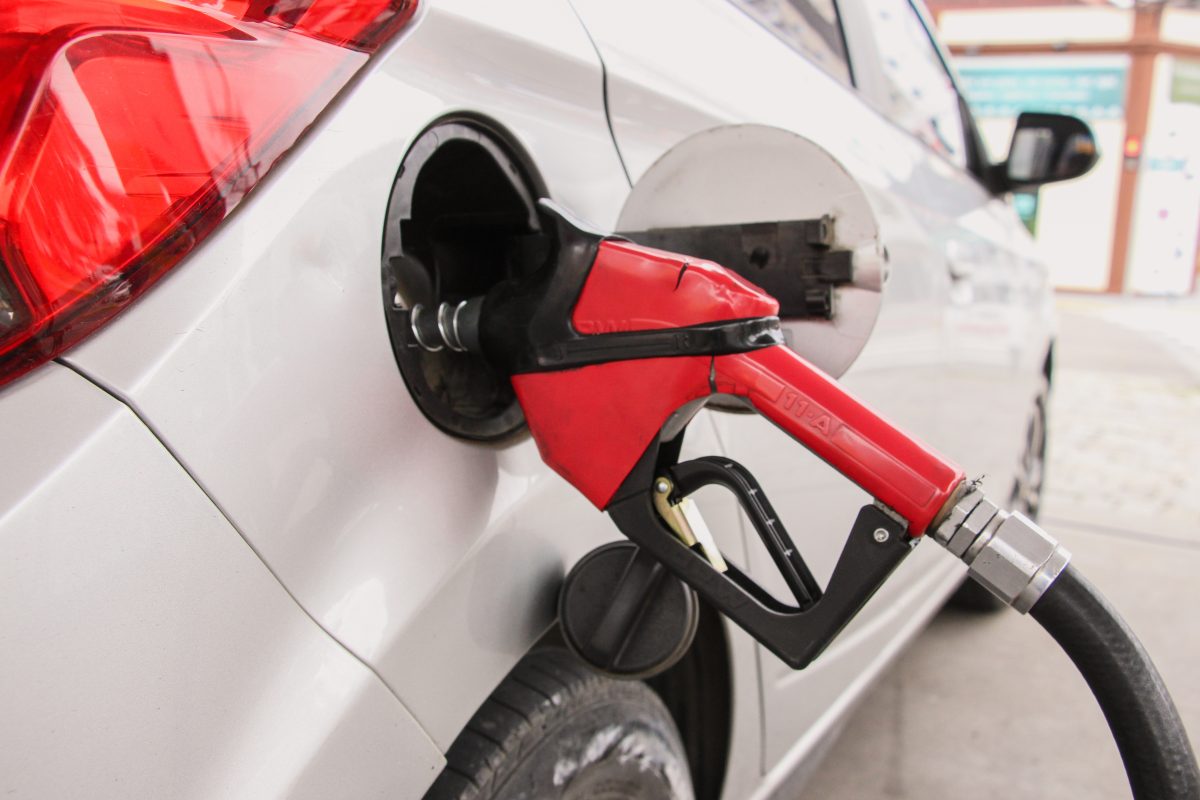 Como economizar quase R$ 50 enchendo o tanque em Joinville?