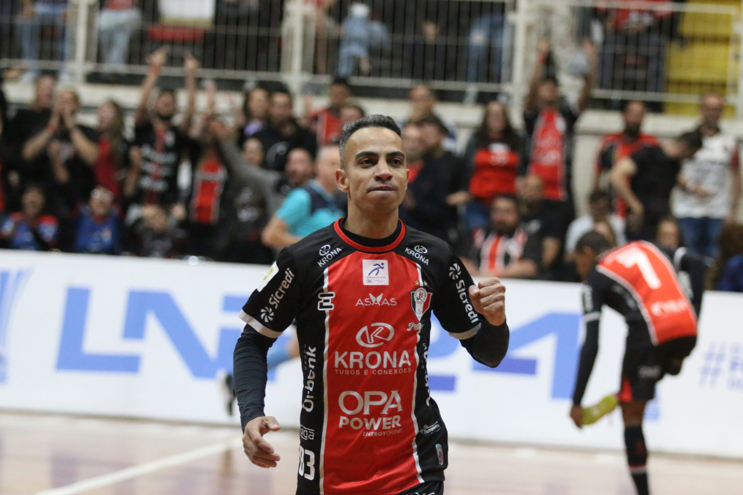 'O mundo acompanha', diz Robinho após vitória do JEC Futsal no clássico ...