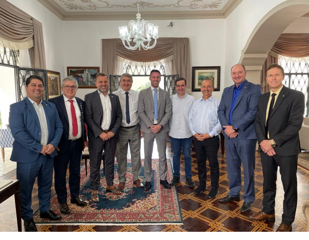 Após reunião, MDB-SC segue indefinido se aceita proposta do governador ...