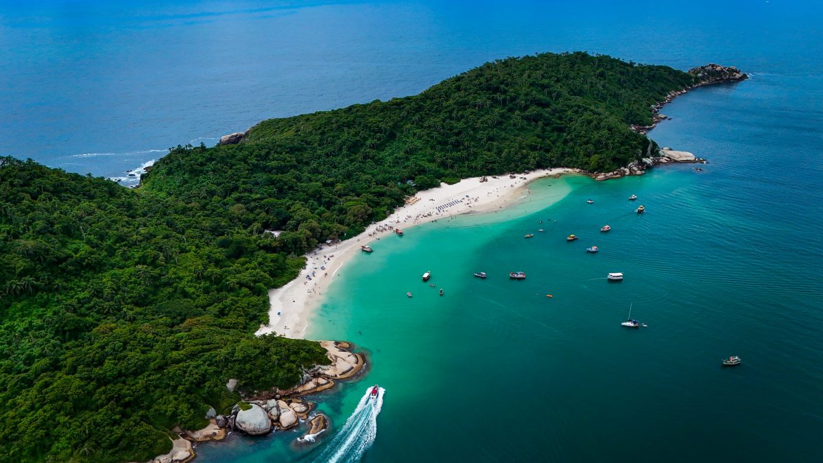 Ilha do Campeche, 'Caribe de SC', tem entrada controlada