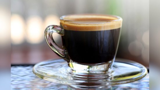 Canela misturada ao café ajuda a evitar a perda de memória