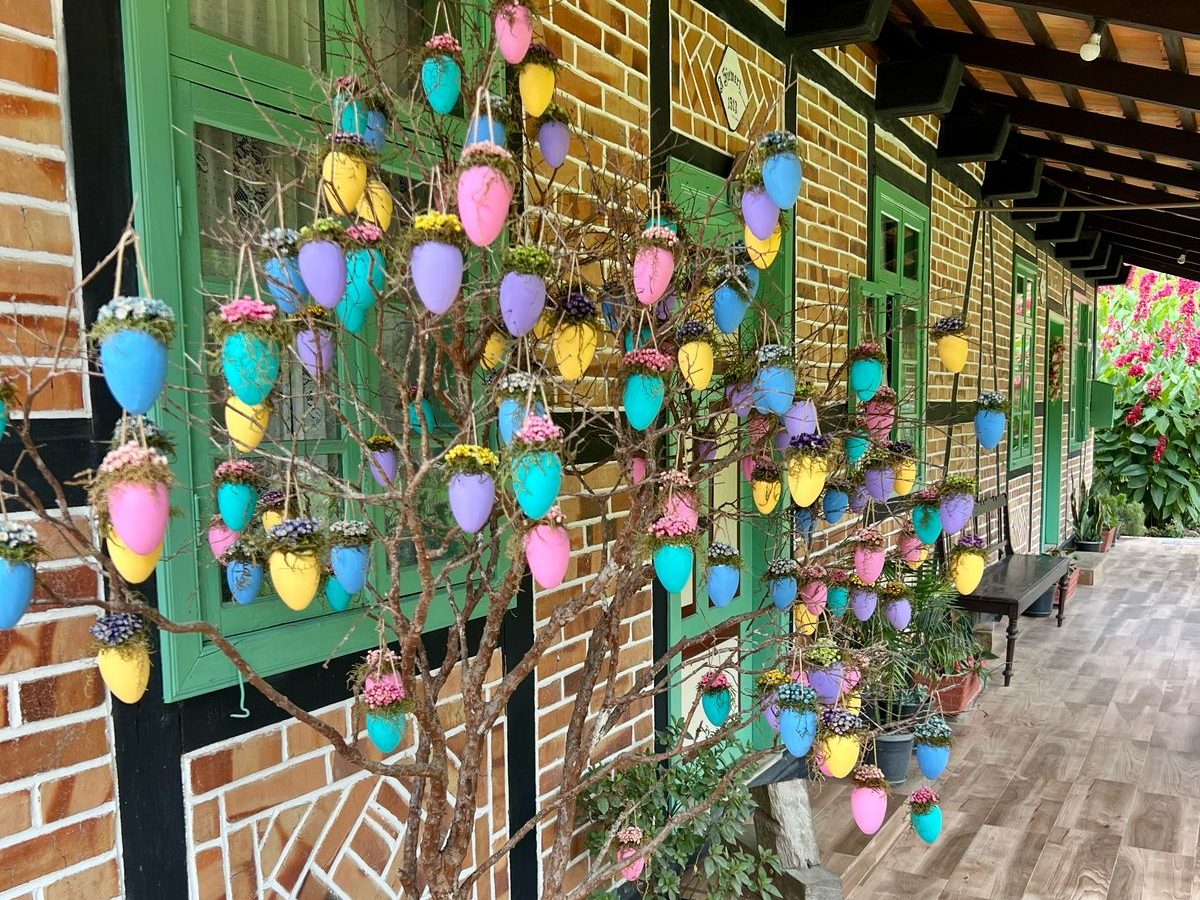 Osterbaum mais bonita da Rota do Enxaimel em Pomerode