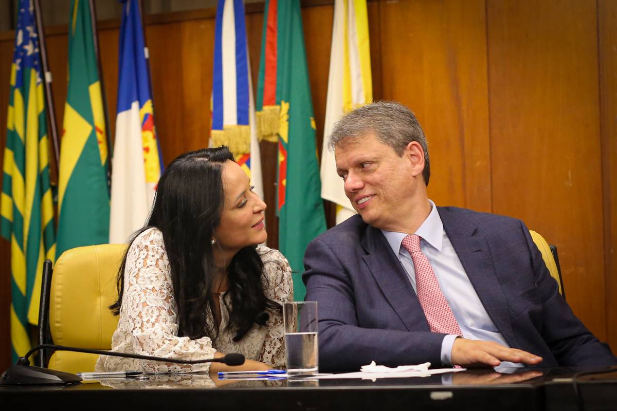 Quem é Cristiane Freitas, esposa de Tarcísio