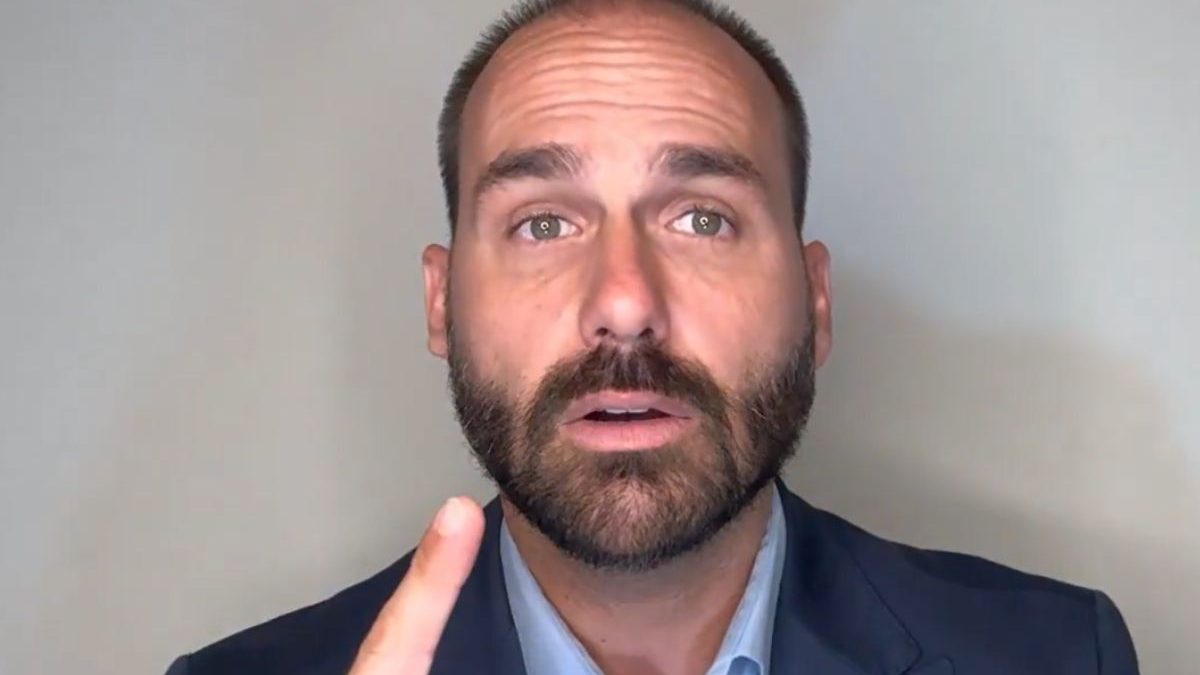 Ratinho Júnior é alvo de críticas de Eduardo Bolsonaro