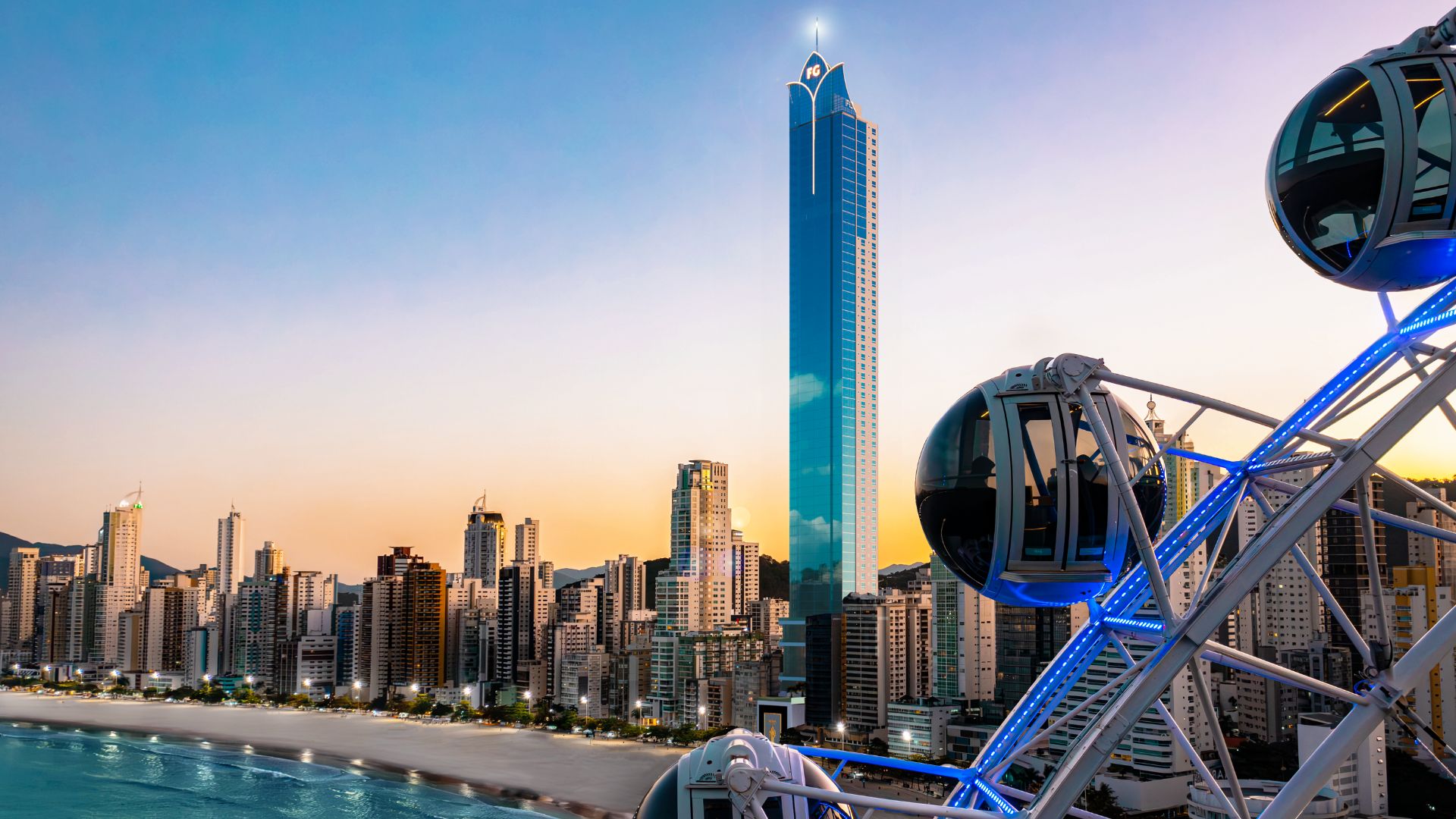 Veja o interior do luxuoso 'primo' da Senna Tower, em SC