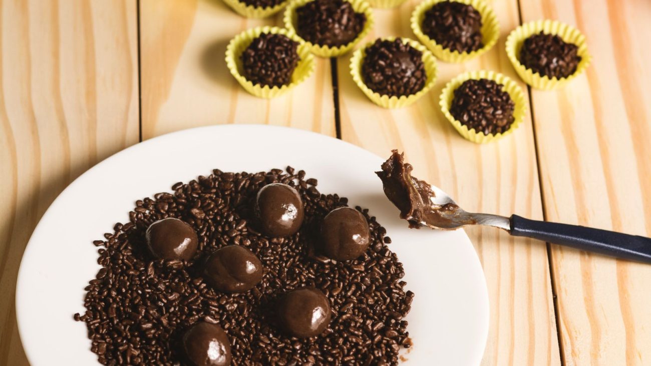 Brigadeiro de colher perfeito para o frio: a receita cremosa que vai ...