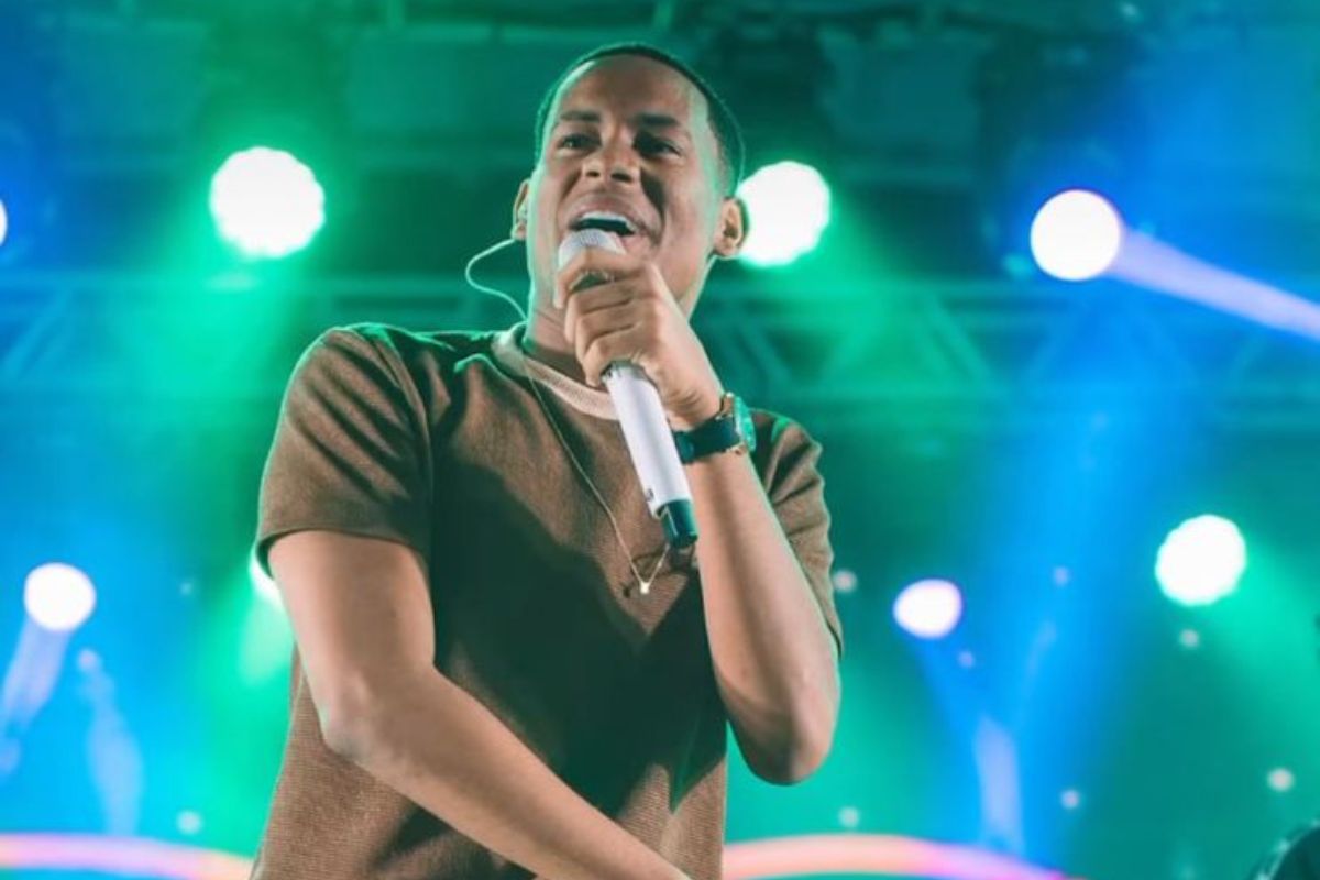 Acidente com ônibus de Netto Brito mata técnico de som