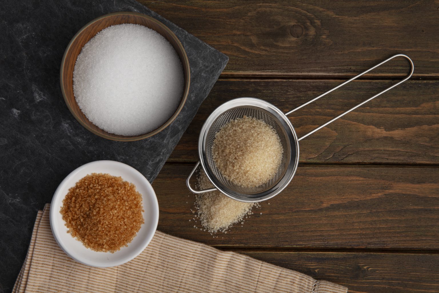 Açúcar refinado, mascavo e demerara: qual é o mais indicado?