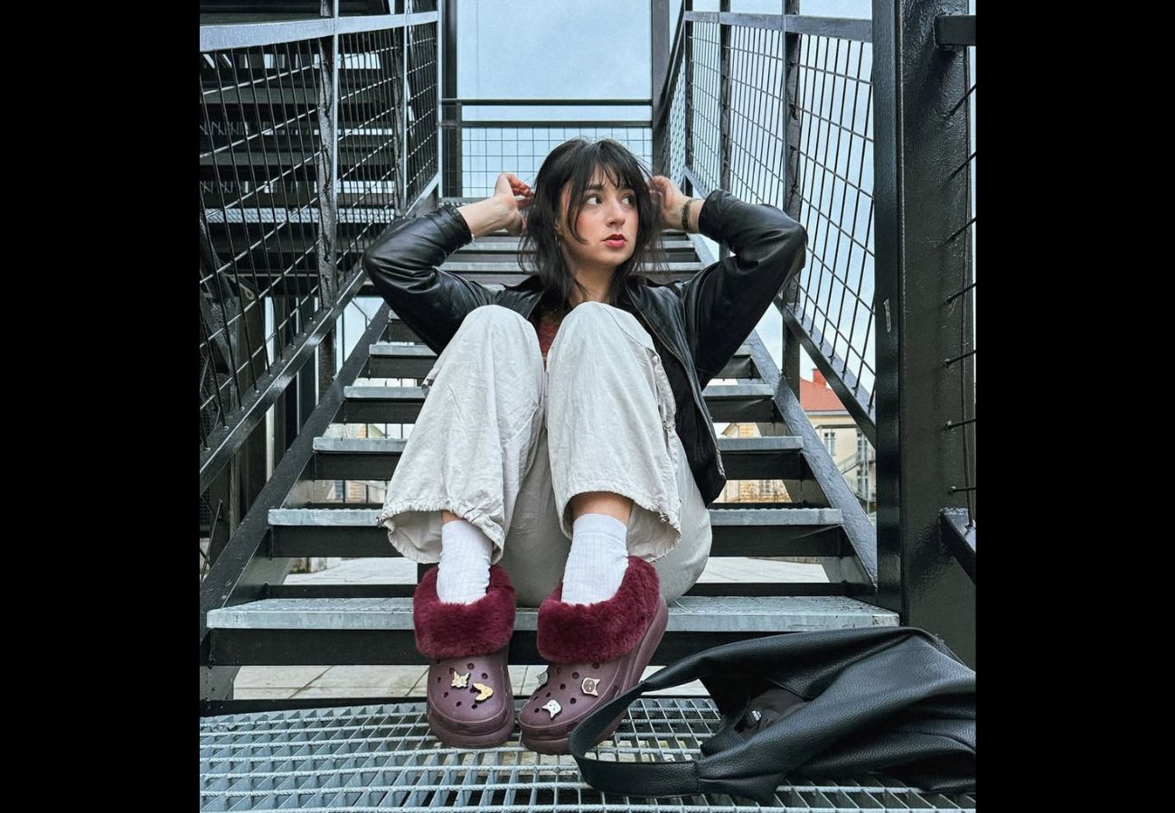 Antes odiados, Crocs fazem retorno trinfual em 2025