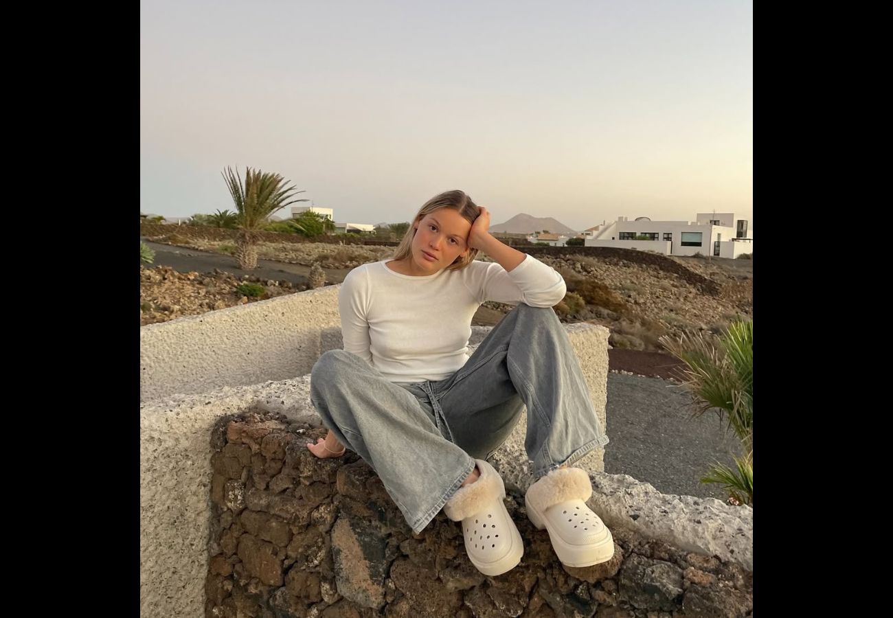 Antes odiados, Crocs fazem retorno trinfual em 2025