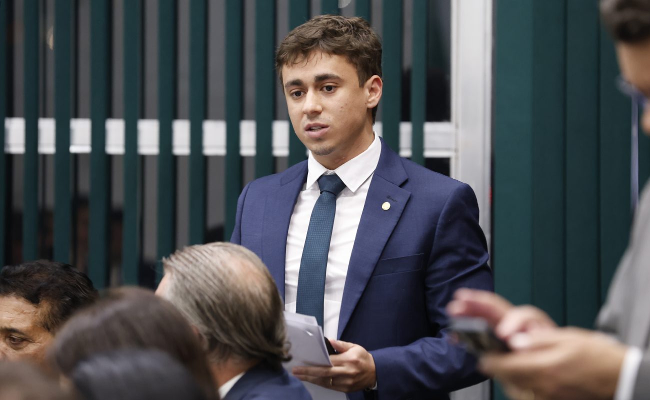 Nikolas Ferreira pede cassação de Lindbergh e Soraya
