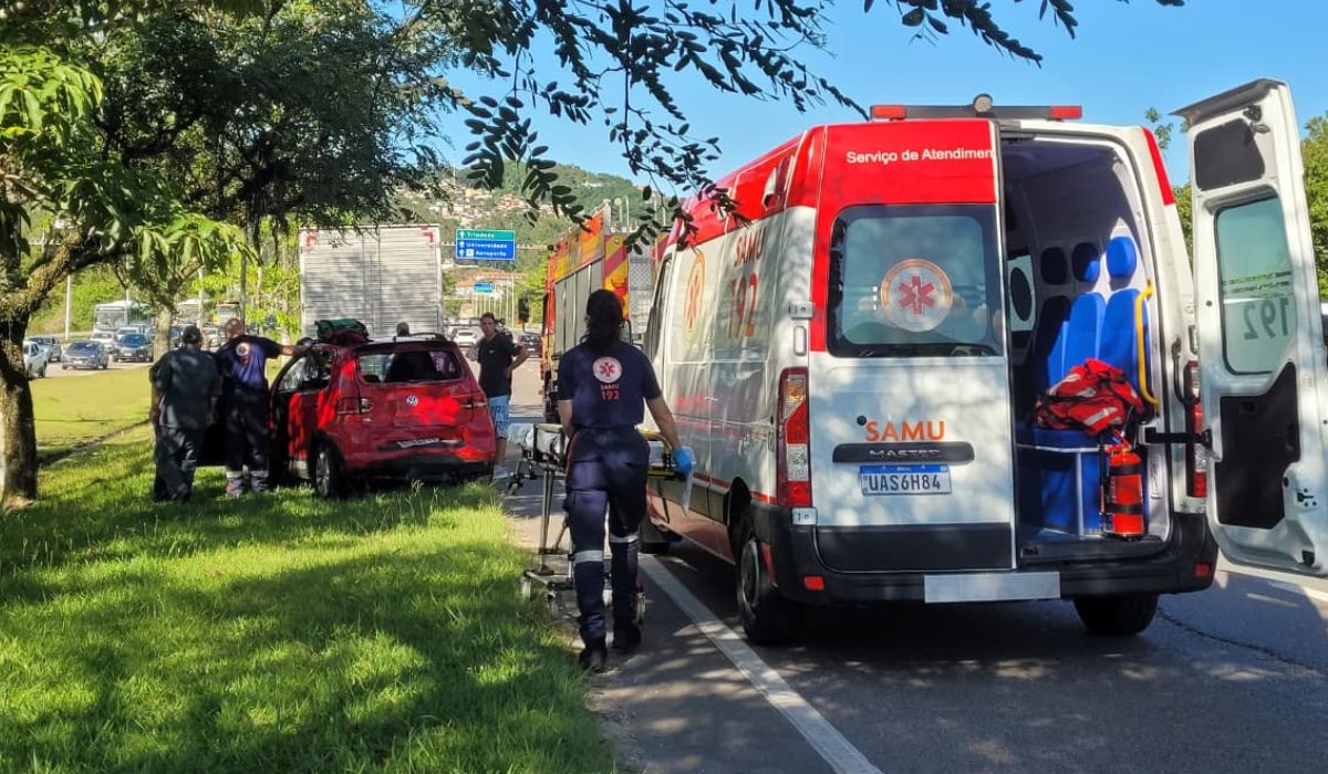 Acidente trava trânsito na SC-401, em Florianópolis