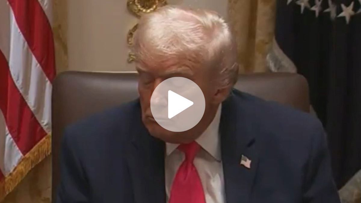 VÍDEO: Trump dorme durante reunião na Casa Branca