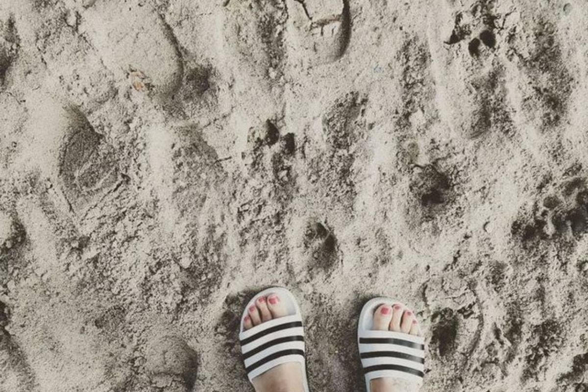 Review: Chinelo Adidas Adilette Aqua: conforto pós-nado e secagem ...