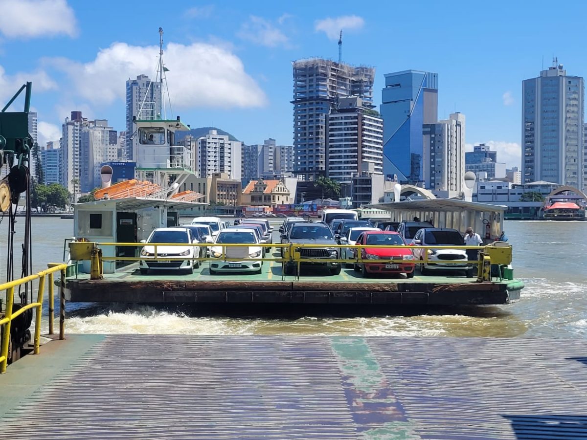 Novos valores do ferry boat entre Itajaí e Navegantes