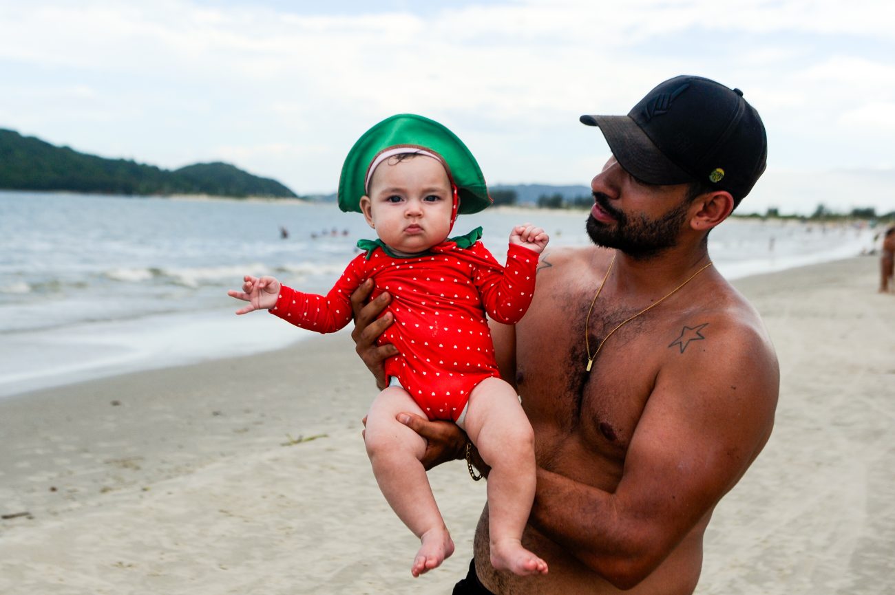 Praias de Palhoça atraem famílias que fogem da muvuca