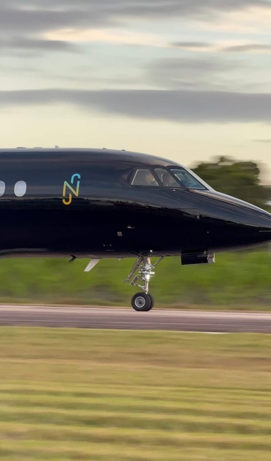 Avião de Neymar pousa em SC um dia após jogador ser convocado para a ...