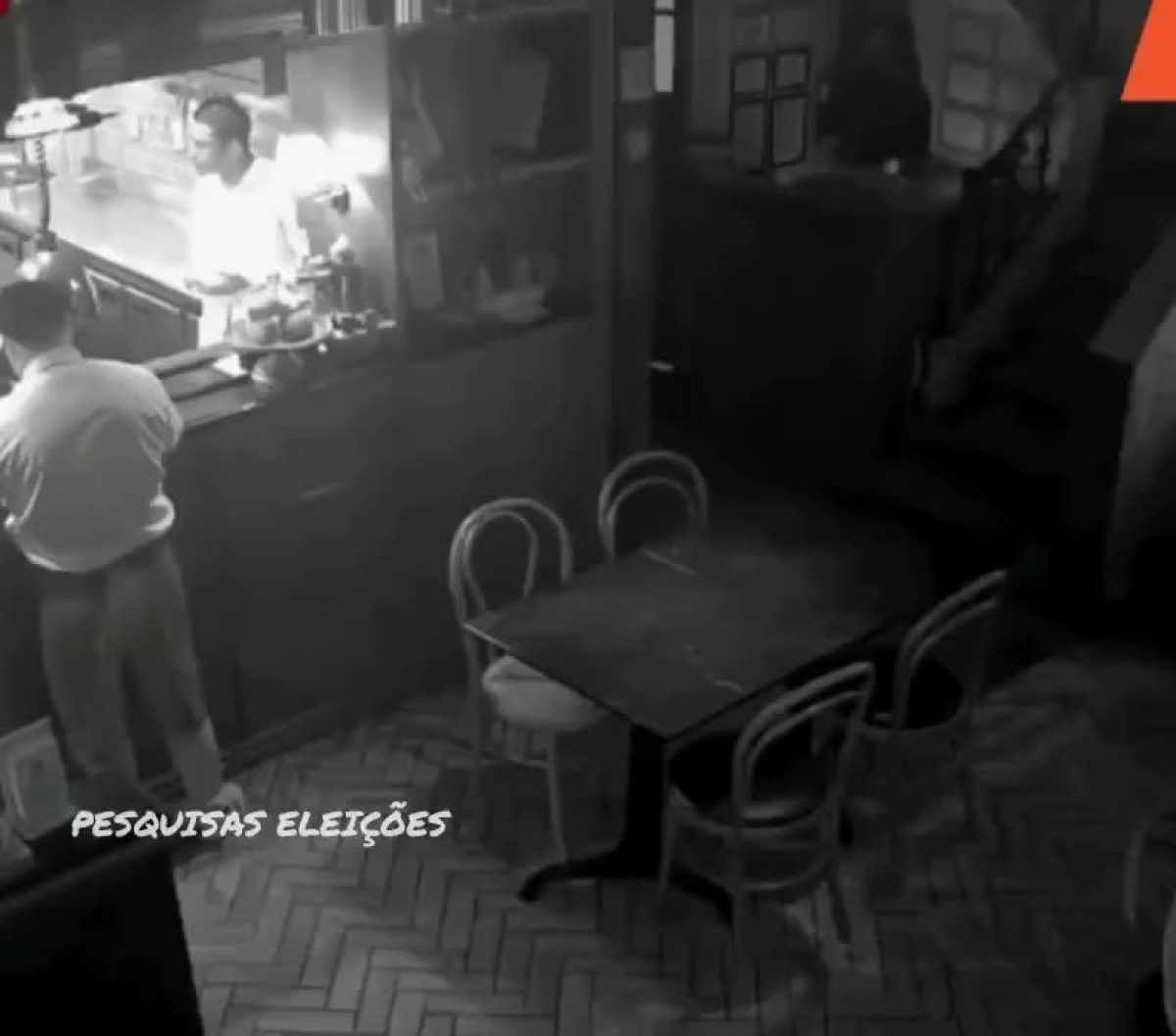 Ed Motta nega ofensas e diz à polícia que é negro e gordo