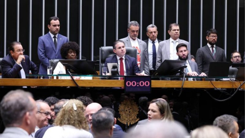 ‘Apressada e eleitoreira’: fim da escala 6x1 é criticado por entidade ...