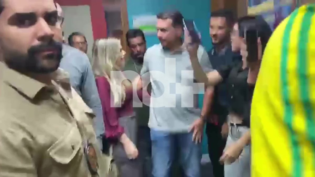 Flávio Bolsonaro rebate narrativa sobre Trump e dispara: 'Não se mete aqui'