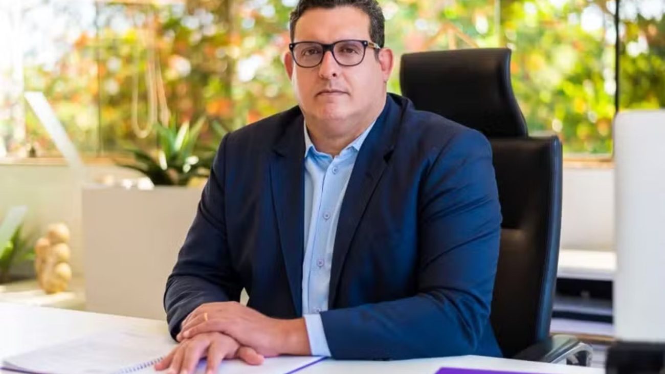 Marqueteiro Marcello Lopes deixa campanha de Flávio Bolsonaro