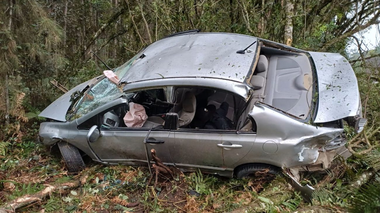 DJ de 22 anos morre em capotamento na BR-280 em SC