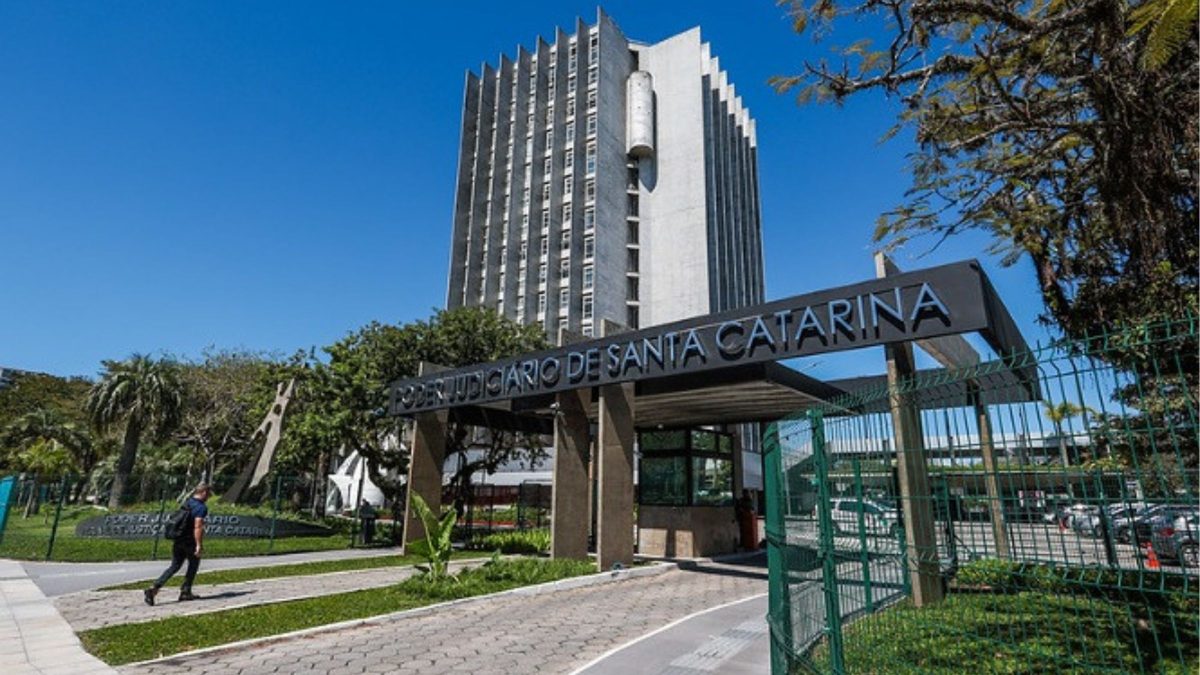 Alesc aprova criação de cargos no TJSC e mudanças nas gratificações do MPSC