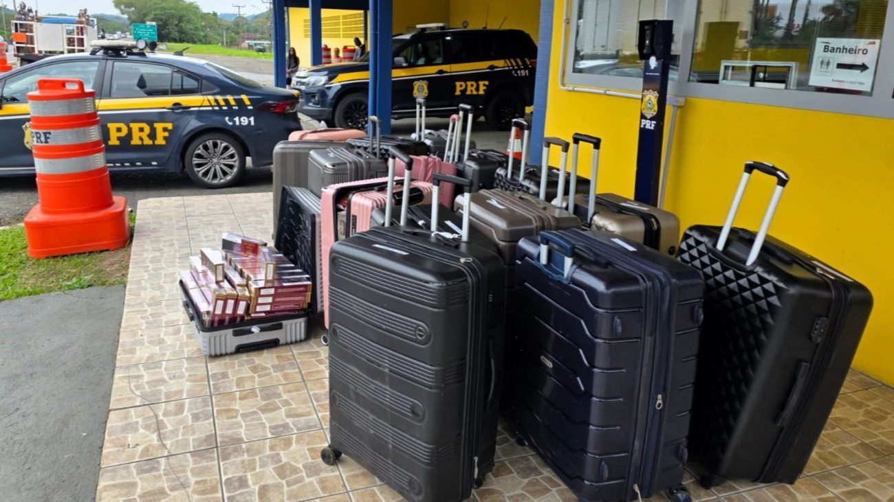 Malas em ônibus escondiam 12 mil maços de cigarro em Joinville